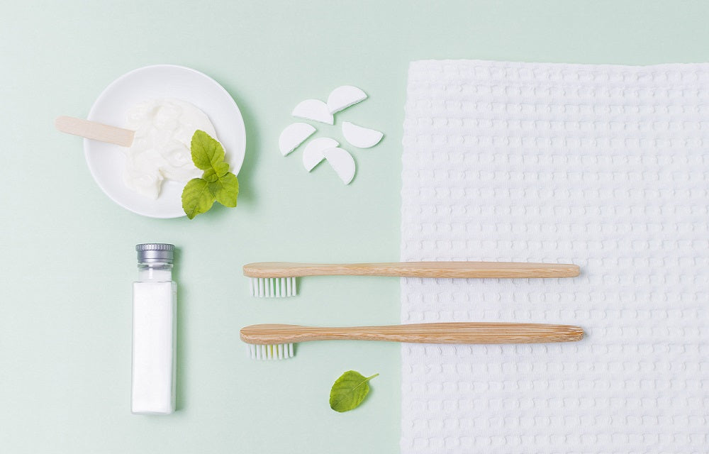 The Natural Way to Clean Your Teeth - Lets Organic
